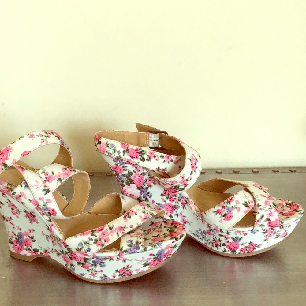 Pink Flowers Platforms - Gem